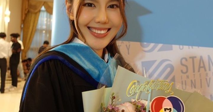 Congratulations เกรซ ฮาร์เปอร์ บัณฑิตป้ายแดง | Dek-D.com