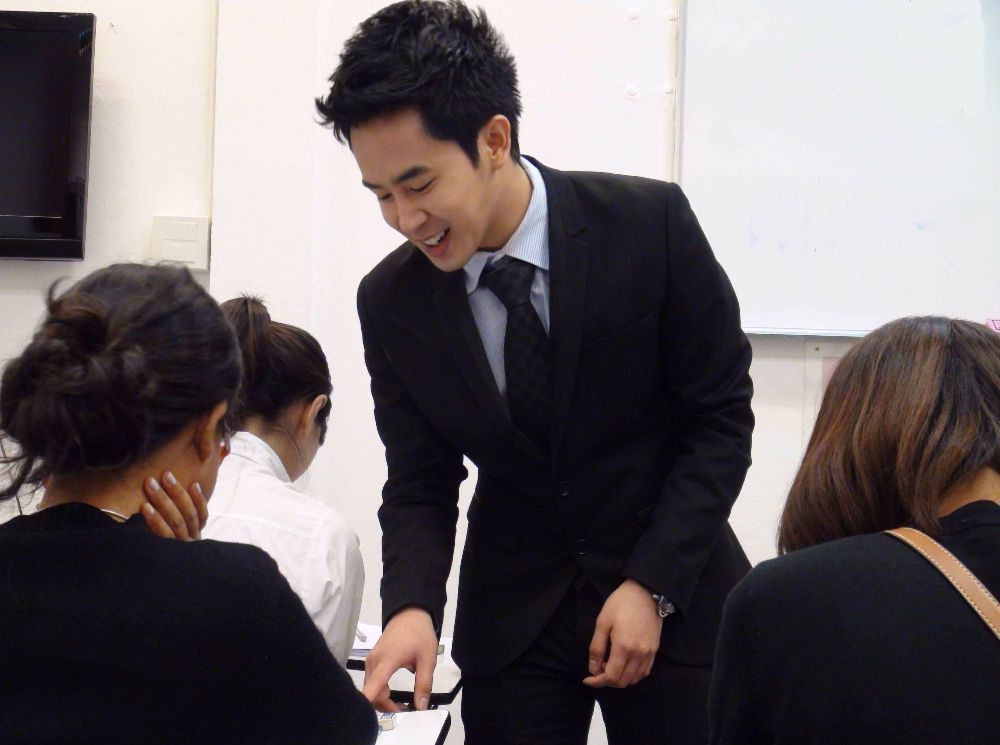 ทดสอบคำศัพท์เตรียมสอบกับ EngWISE โดยอ.เจมส์ โดย Pongbodin Amk ( ควิซ ...