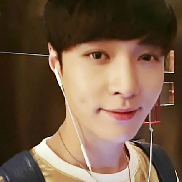 คุณรู้จักLAY (EXO) มากแค่ไหน โดย exoukiss ( ควิซทดสอบ ) | Dek-D.com